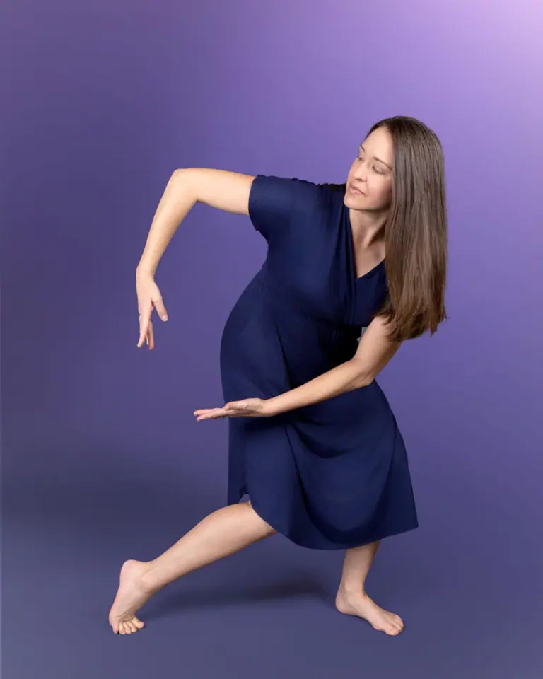 Modern & Contemporary Poses & Inspiration for Your Studio Shoot