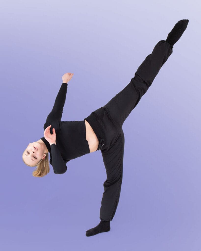 Modern & Contemporary Poses & Inspiration for Your Studio Shoot