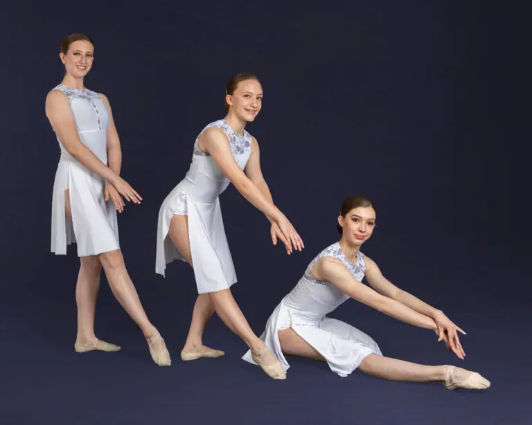 Dance Group Poses & Inspiration for Your Studio Shoot