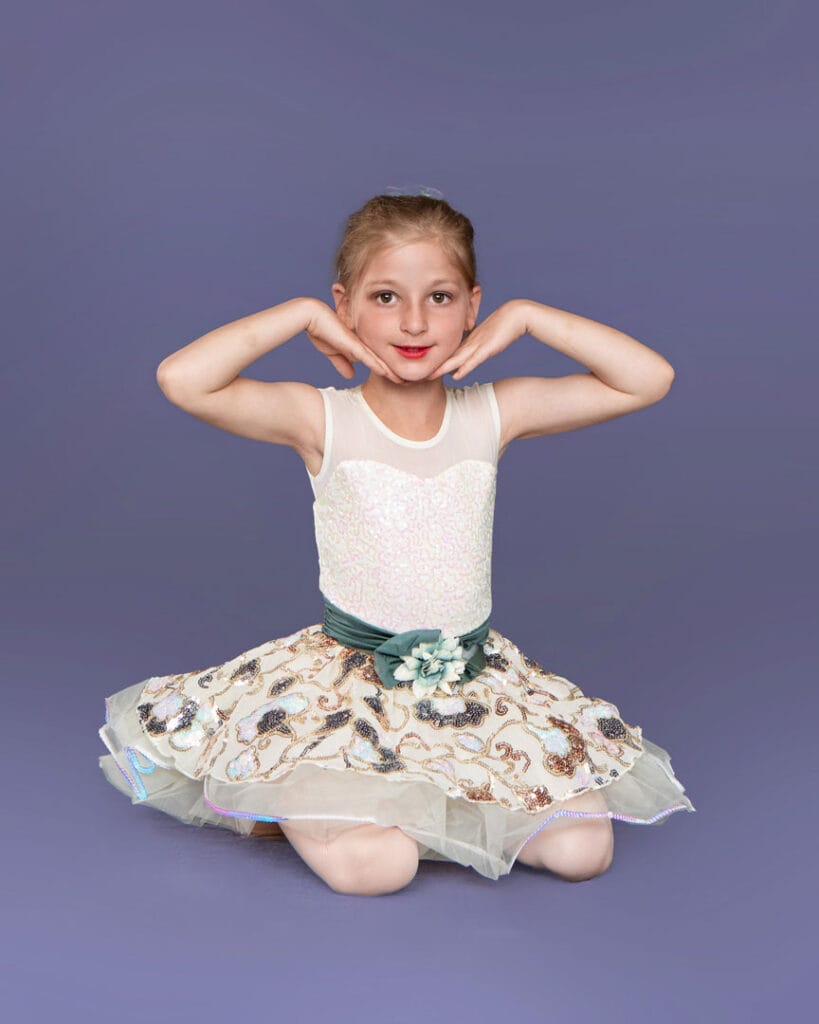 Easy Poses for Little Ones & Inspiration for Your Studio Shoot