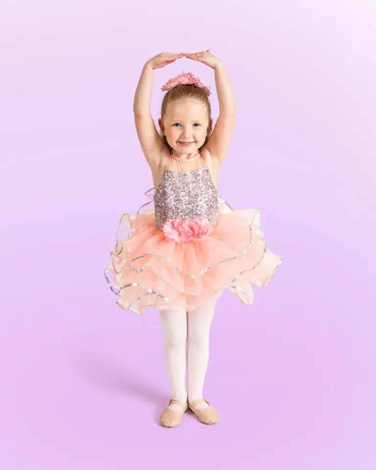 Easy Poses for Little Ones & Inspiration for Your Studio Shoot