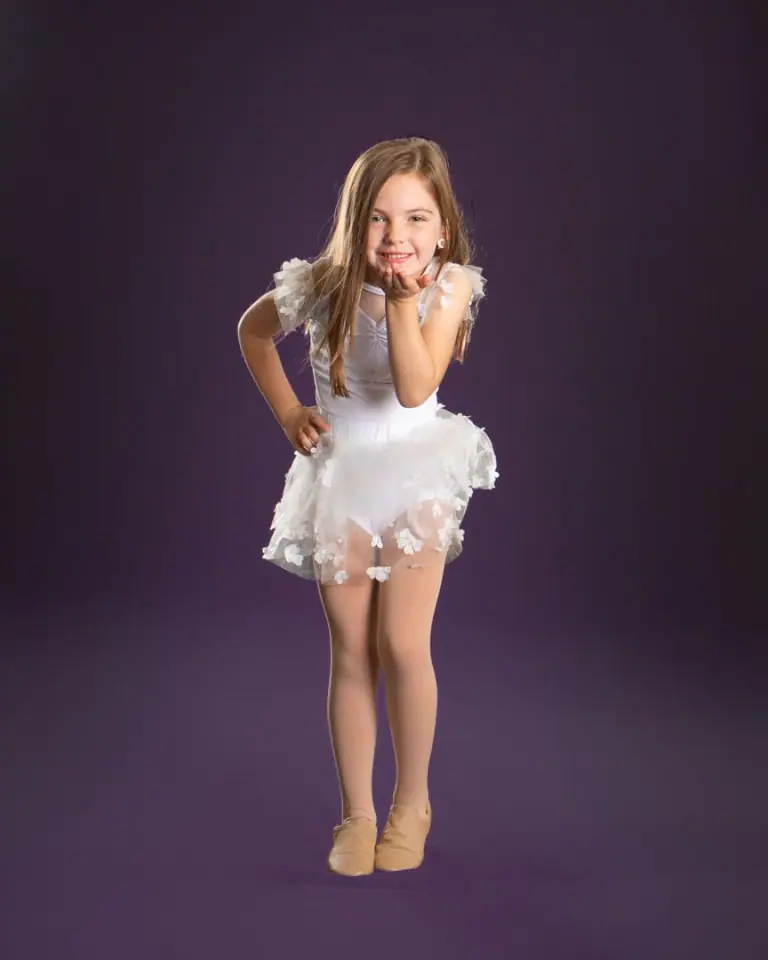 Easy Poses for Little Ones & Inspiration for Your Studio Shoot