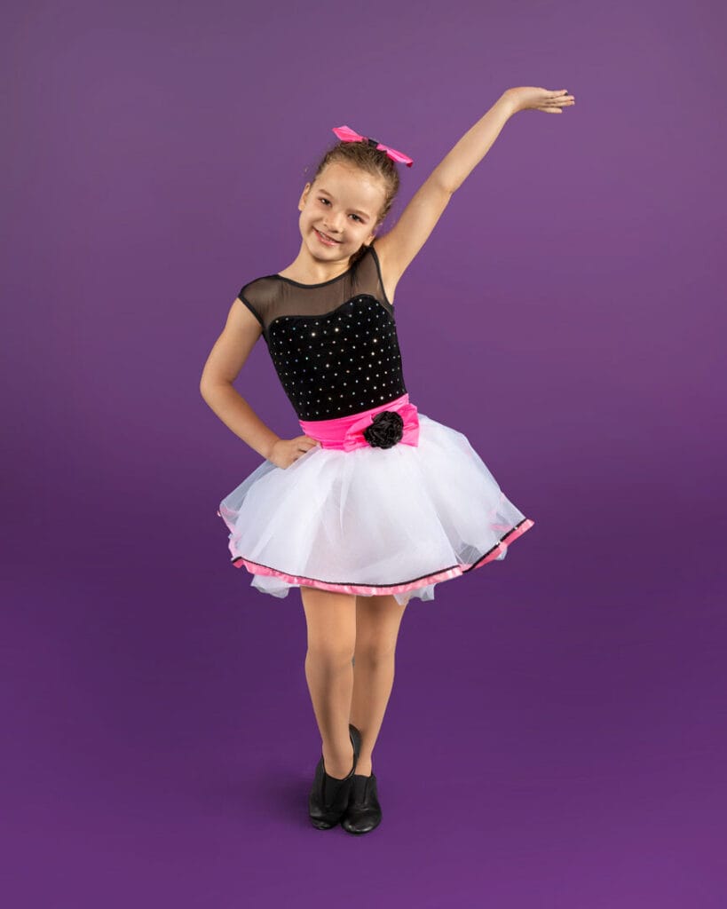 Easy Poses for Little Ones & Inspiration for Your Studio Shoot
