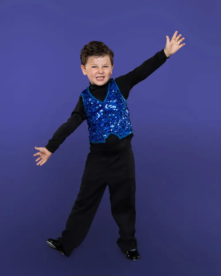 Easy Poses for Little Ones & Inspiration for Your Studio Shoot