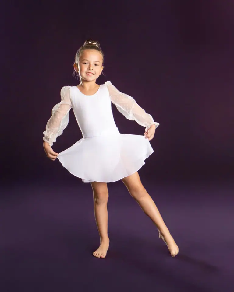 Easy Poses for Little Ones & Inspiration for Your Studio Shoot