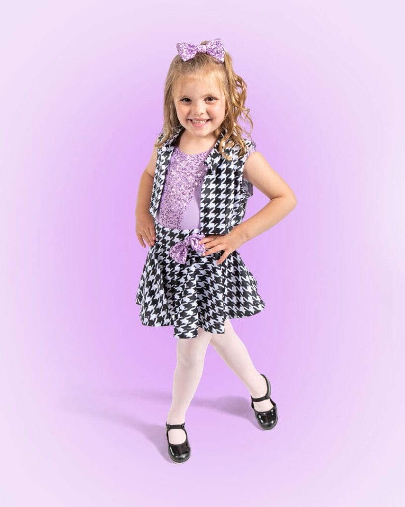 Easy Poses for Little Ones & Inspiration for Your Studio Shoot