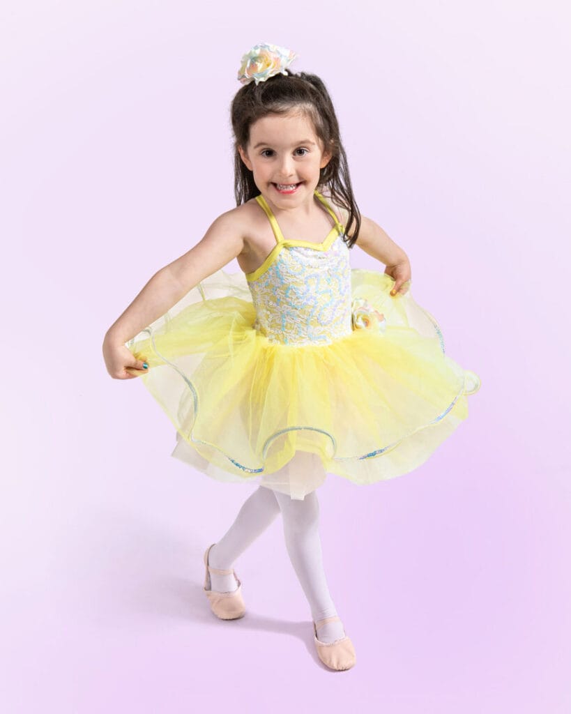 Easy Poses for Little Ones & Inspiration for Your Studio Shoot