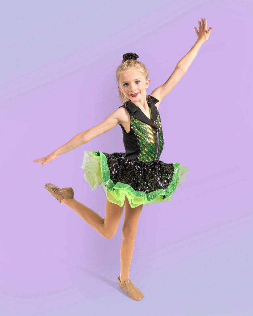 Easy Poses for Little Ones & Inspiration for Your Studio Shoot